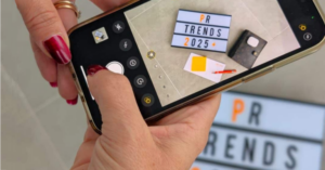 Lifelike: Die Social Media & PR Trends 2025 - OBSERVER